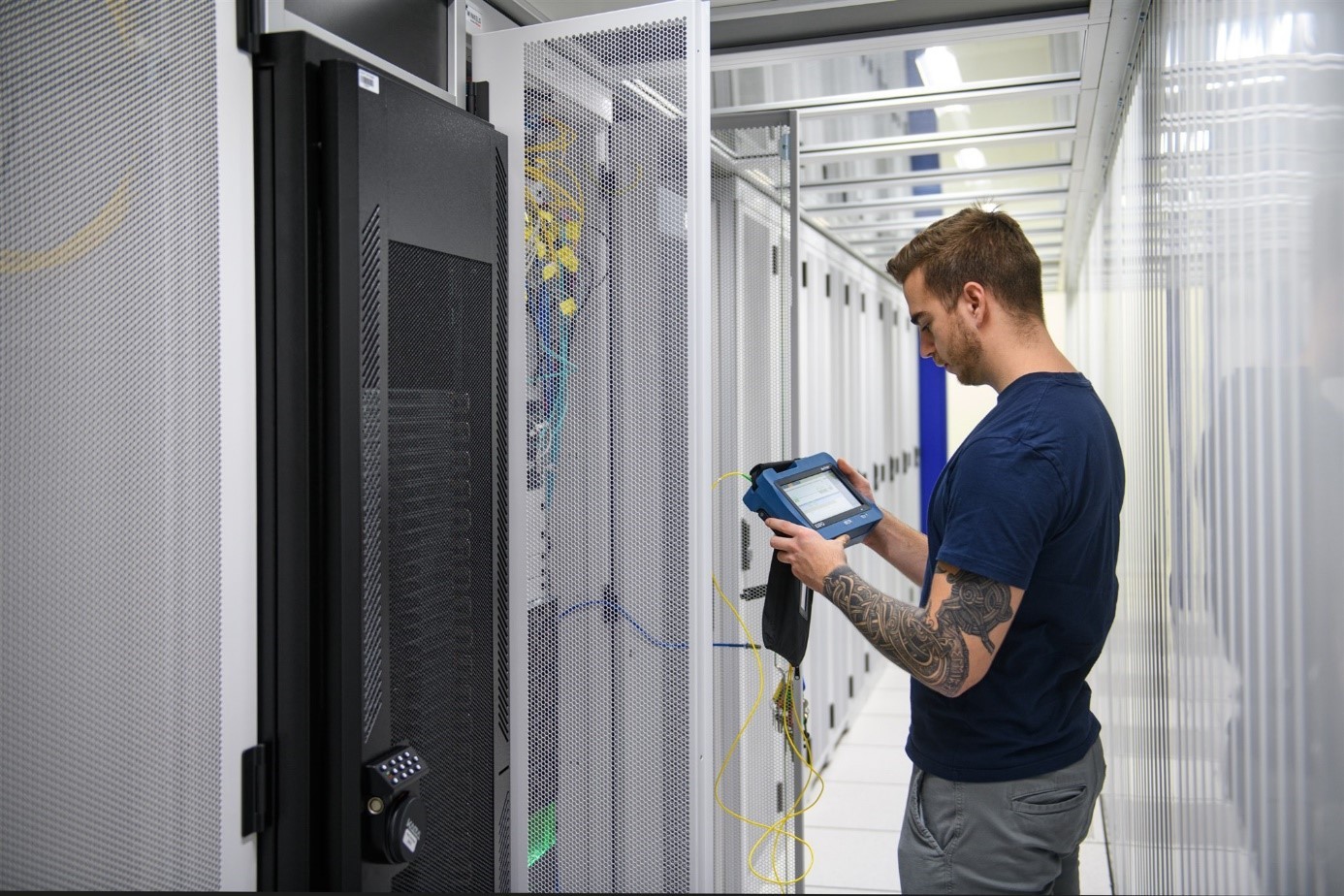 LCL Data Centers automates the measurements of fiber networks - CN Rood
